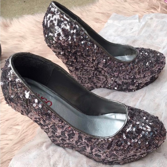 BONGO | Shoes | New Bongo Silver Grey Sequin Wedge Heels Sizs 75 | Poshmark